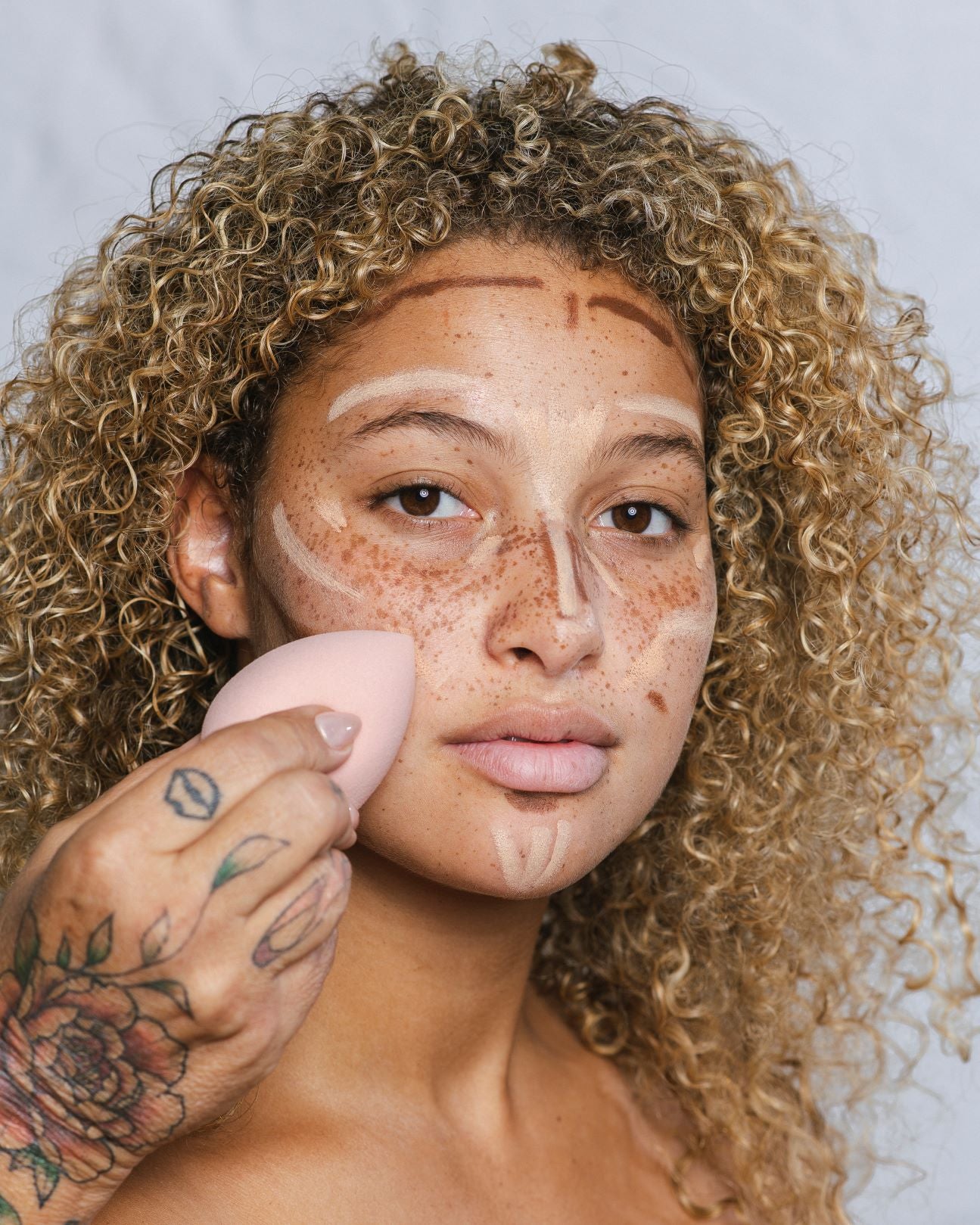 How to Use a Makeup Sponge – Cheekbone Beauty